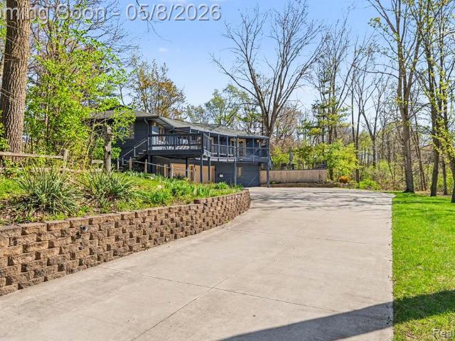 9277 Graytrax Road