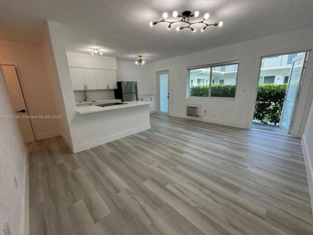 9270 E Bay Harbor Dr #4A, Bay Harbor Islands, FL 33154