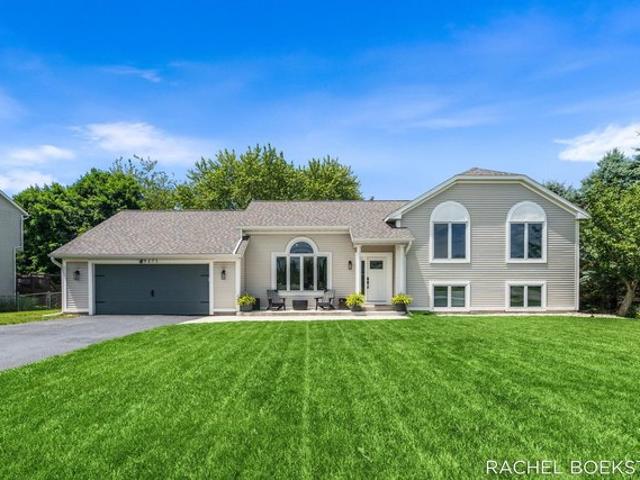 9271 Hessler Dr NE, Rockford, MI 49341