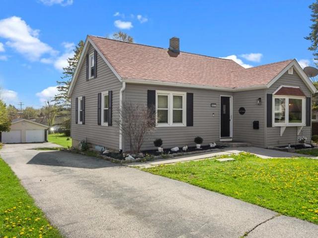 927 Clover St, Lake Geneva, WI 53147