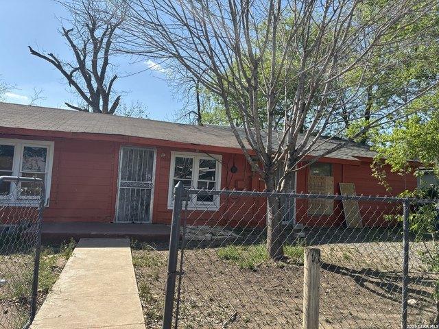 927 Crittendon St, San Antonio, TX 78211