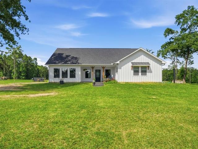 927 Aggie Ave, Livingston, TX 77351