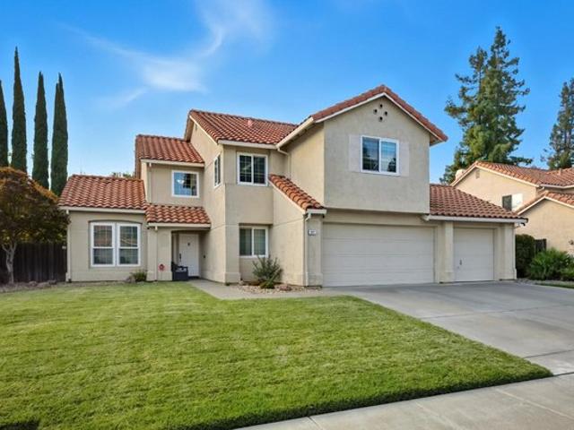 927 Arbor Oaks Dr, Vacaville, CA 95687