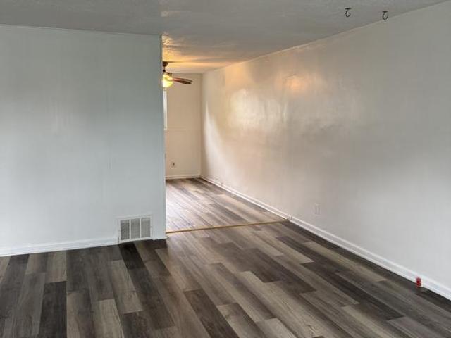 927 Grant Road