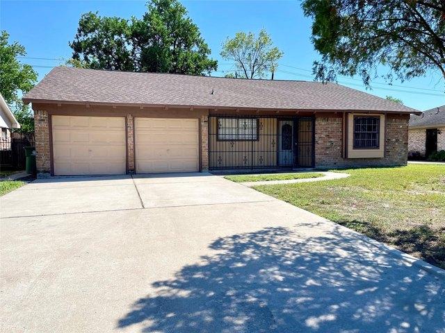 927 Greatwood Dr, Houston, TX 77013