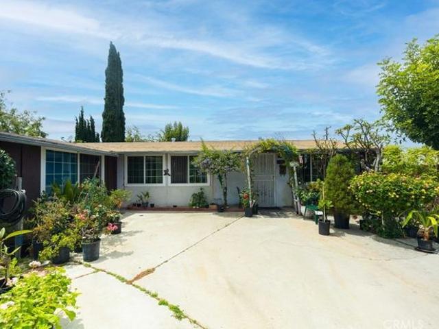 927 E Francis St, Corona, CA 92879