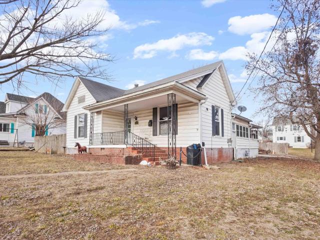 927 e promenade st
