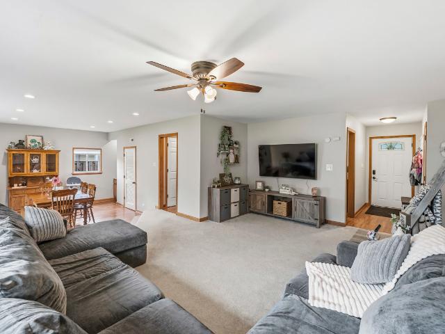 927 E Sayles Drive