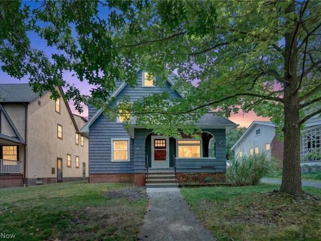 927 Englewood Rd, Cleveland Heights, OH 44121