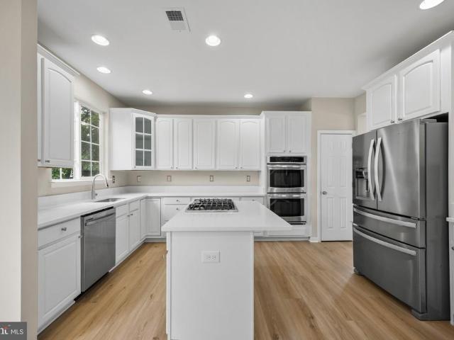 927 Fairwood Drive