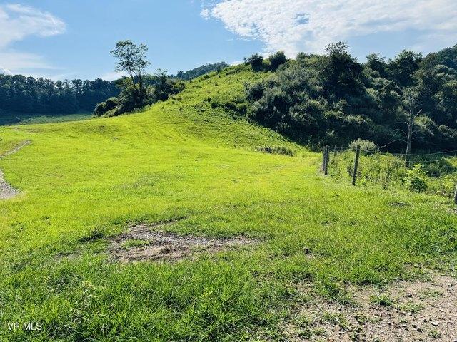 927 Jerrys Br, Clintwood, VA 24228