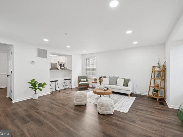 927 Jessicas Lane # 11