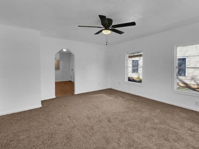 927 Oakwood Avenue