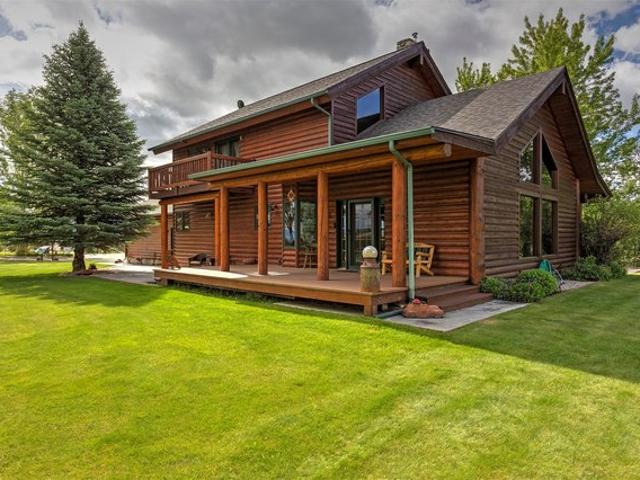927 Little Deer Trl, Hamilton, MT 59840