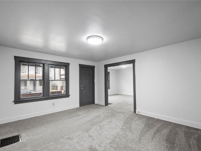 927 Lynn Ave