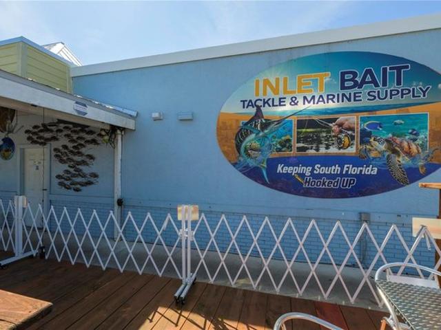 927 N US Highway 1, Fort Pierce, FL 34950