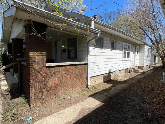 927 N Chester Ave, Indianapolis, IN 46201 | MLS #22093 | Compass