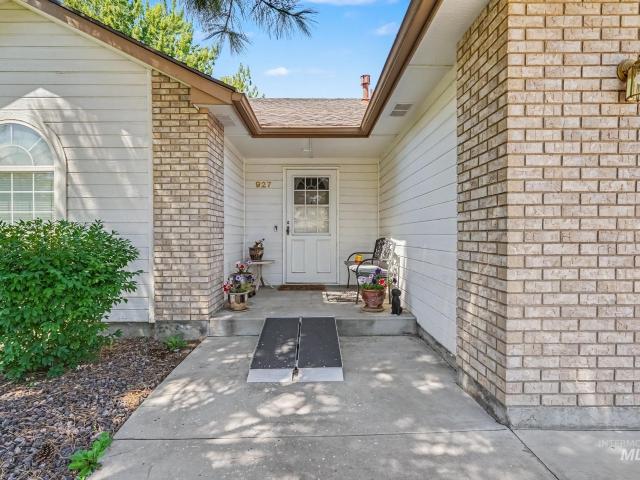 927 N Dawn Drive