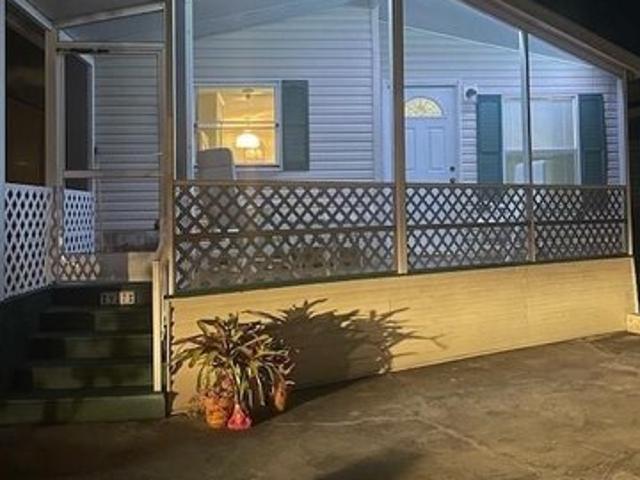 927 Nettles Blvd, Jensen Beach, FL 34957