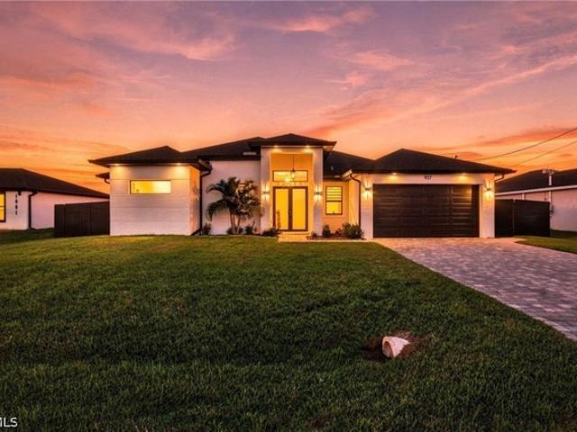927 NE 13th Pl, Cape Coral, FL 33909