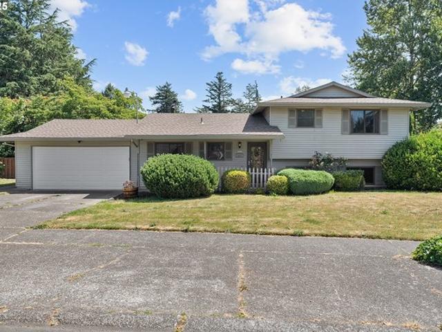 927 SE Sweetbriar Ln, Troutdale, OR 97060