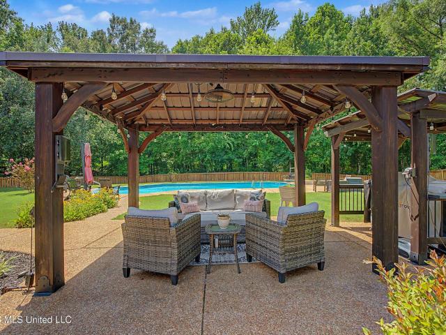 927 Shadow View Drive