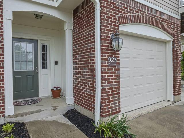 927 Summitridge Lane