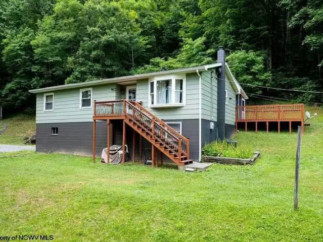 927 PATTERSON FORK RD, SALEM, WV 26426 Single Family Residence.