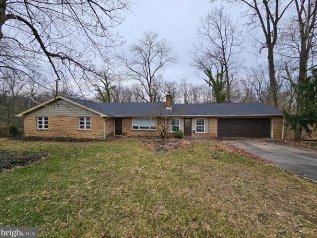 927 Park Dr, Cherry Hill, NJ 08002