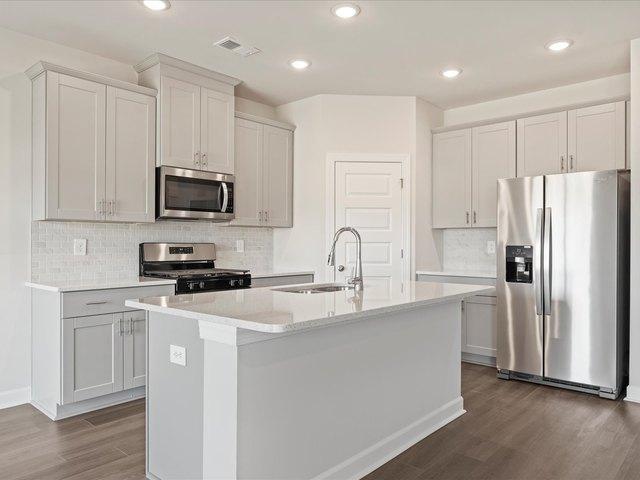 927 Rising Oak Ct, Spartanburg, SC 29301