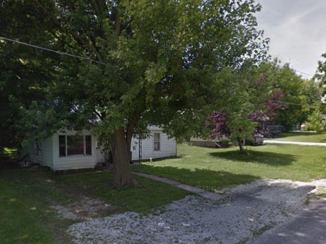 927 W Perry Street