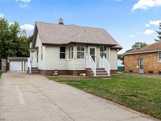 9284 Berkshire Rd, Parma Heights, OH 44130