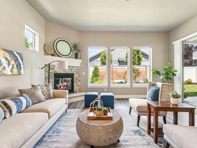 9284 W Tillamook Dr