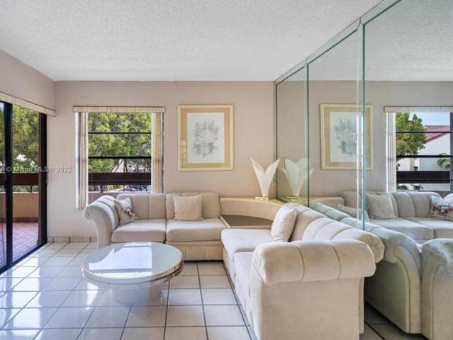 9285 125th Ave SW #403, Miami, FL 33186
