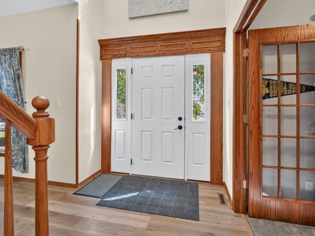 9286 NW Lakeridge Lane