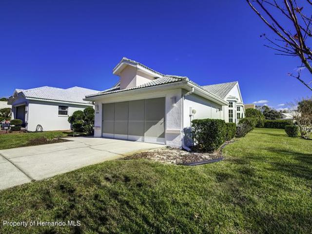 9288 New Orleans Dr, Weeki Wachee, FL 34613