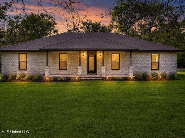 9281 Liberty Rd, Biloxi, MS 39532