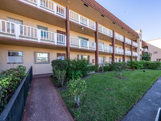 9281 Sunrise Lakes Blvd Apt 107, Sunrise, FL 33322