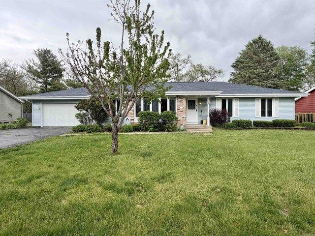 928 Columbia Dr, Janesville, WI 53546