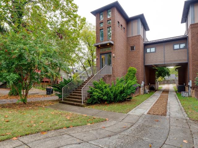 928 Caruthers Ave
