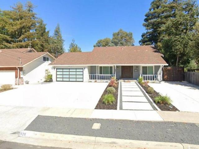 928 Getoun Dr, Concord, CA 94518