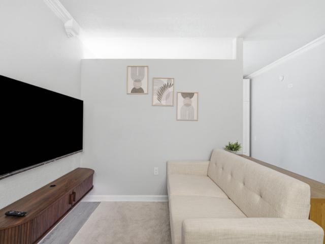 928 Ferry Road 215