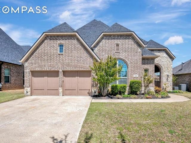 928 Highpoint Way, Roanoke, TX