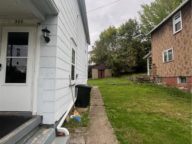 928 Locust Avenue
