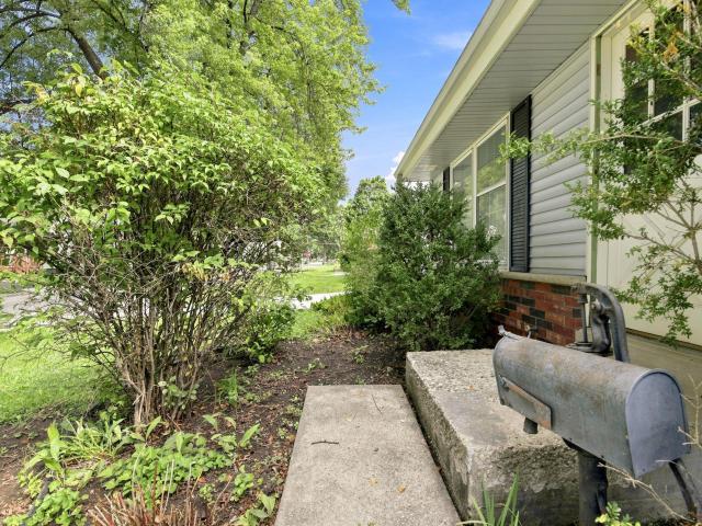 928 S 111th Pl