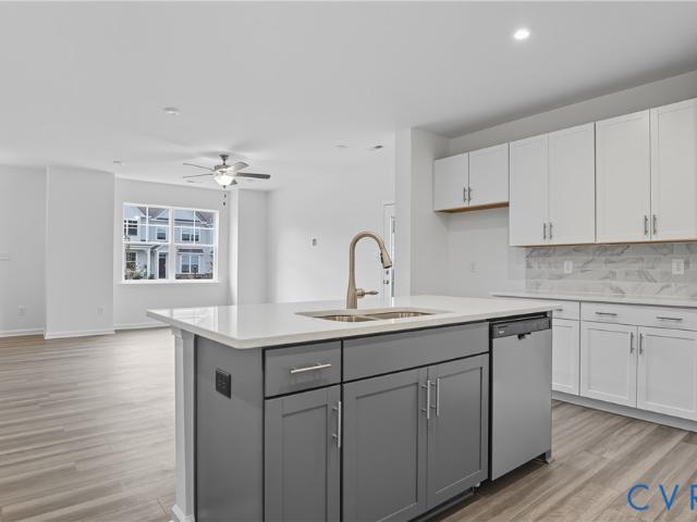 928 Scott Terrace