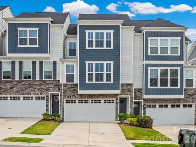928 Portrush Ln, Tega Cay, SC 29708