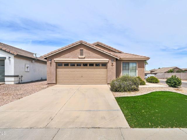 928 W Desert Hills Dr, San Tan Valley, AZ 85143 | MLS #7017 | Compass