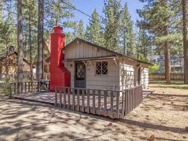 928 West Rainbow Boulevard, Big Bear City, CA 92314 658597476