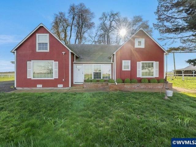 92950 Pitney Ln, Junction City, OR 97448